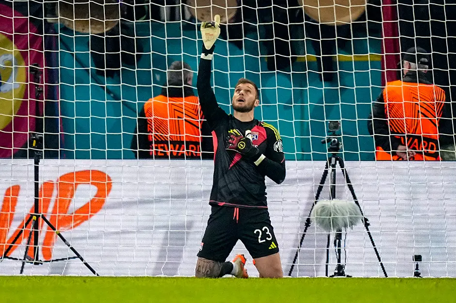 Galatasaray ile Fenerbahçe'nin kaleci savaşı: İki kulübün de yaptığı ...