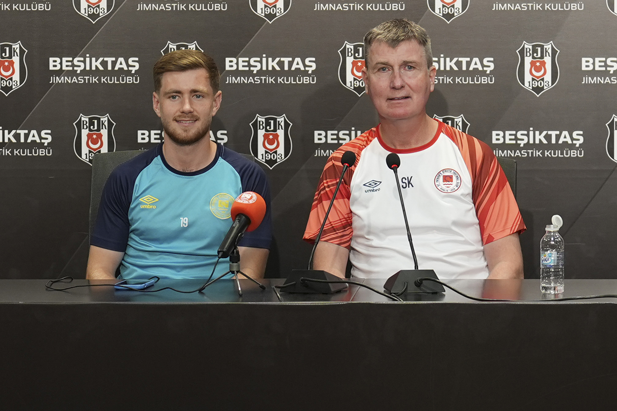 Barry Baggley'den Beşiktaş yorumu: "Burada oynamanın zor olduğunu ...