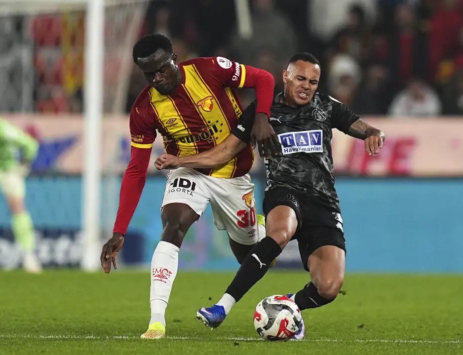 Beşiktaş'a Anthony Dennis'te dişli rakip! Transferi bitirmeye ...