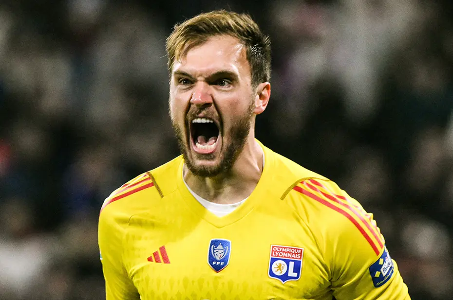 Livakovic'in yerine Brezilyalı kaleci: Fenerbahçe'nin masaya koyduğu ...