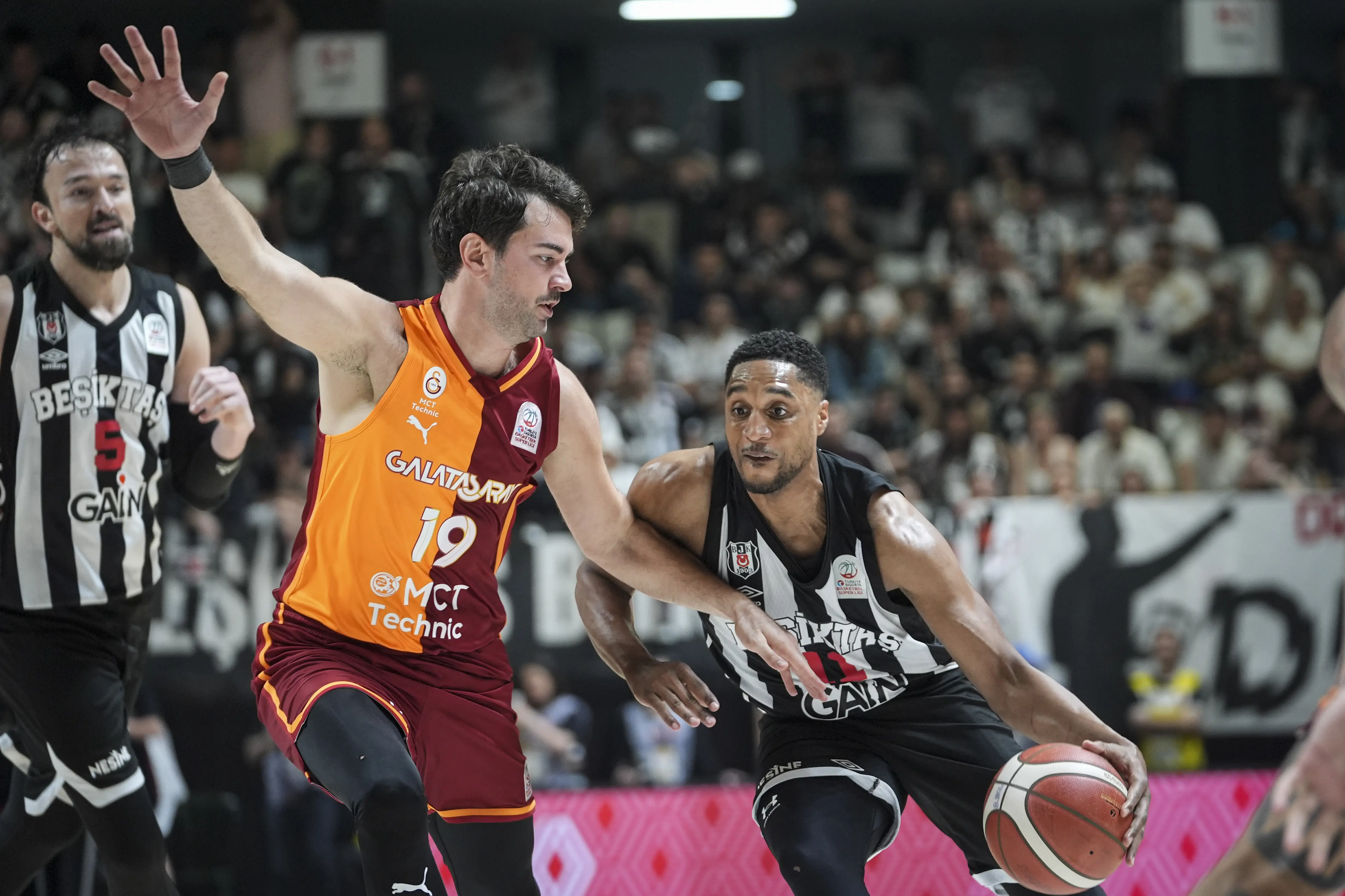 Beşiktaş GAİN derbide Galatasaray MCT Technic'e şans tanımadı! Seride ...