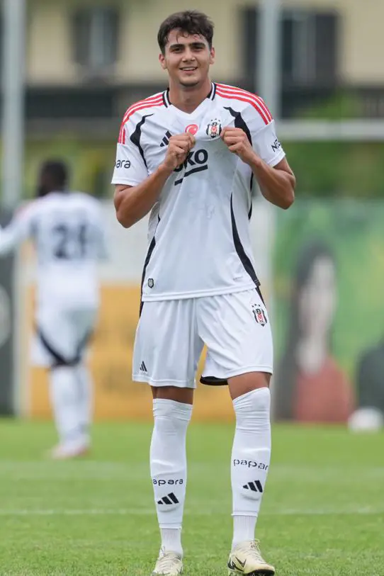 Mustafa Hekimoğlu kimdir, kaç yaşında ve boyu kaç? Beşiktaş’ın genç ...