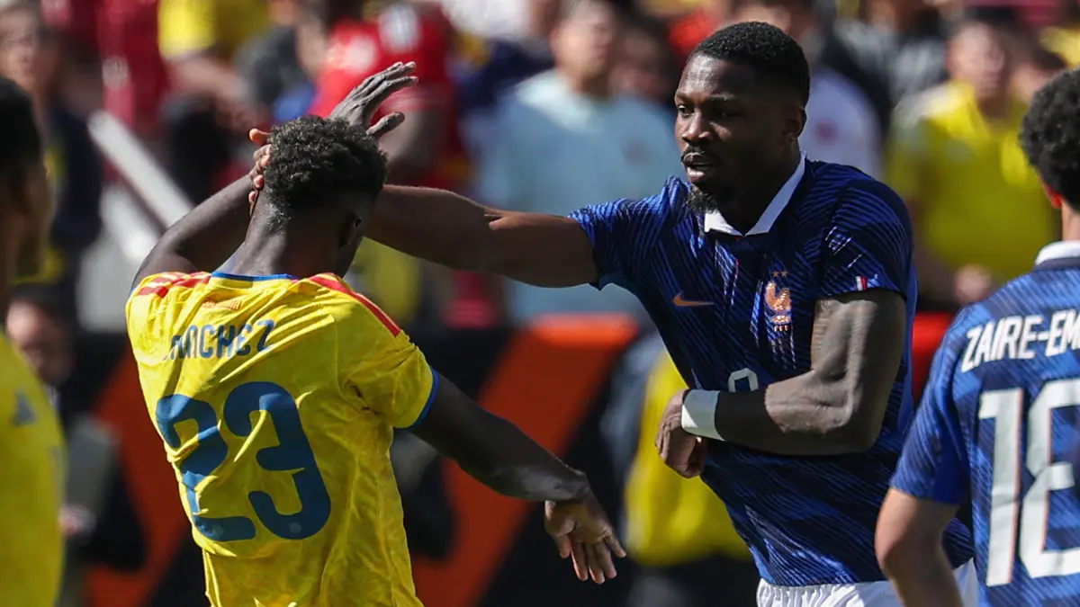 Davinson Sanchez kavgaya karıştı! Ne olduysa saniyeler içinde oldu ...
