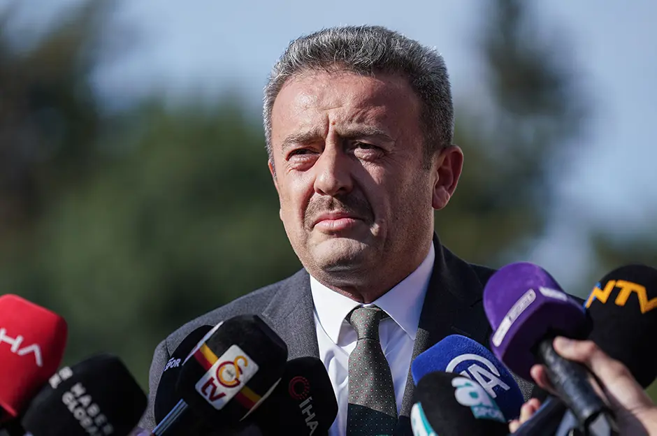 İbrahim Hatipoğlu: "Galatasaray hakemi ve VAR'ı yenmek zorunda değil ...