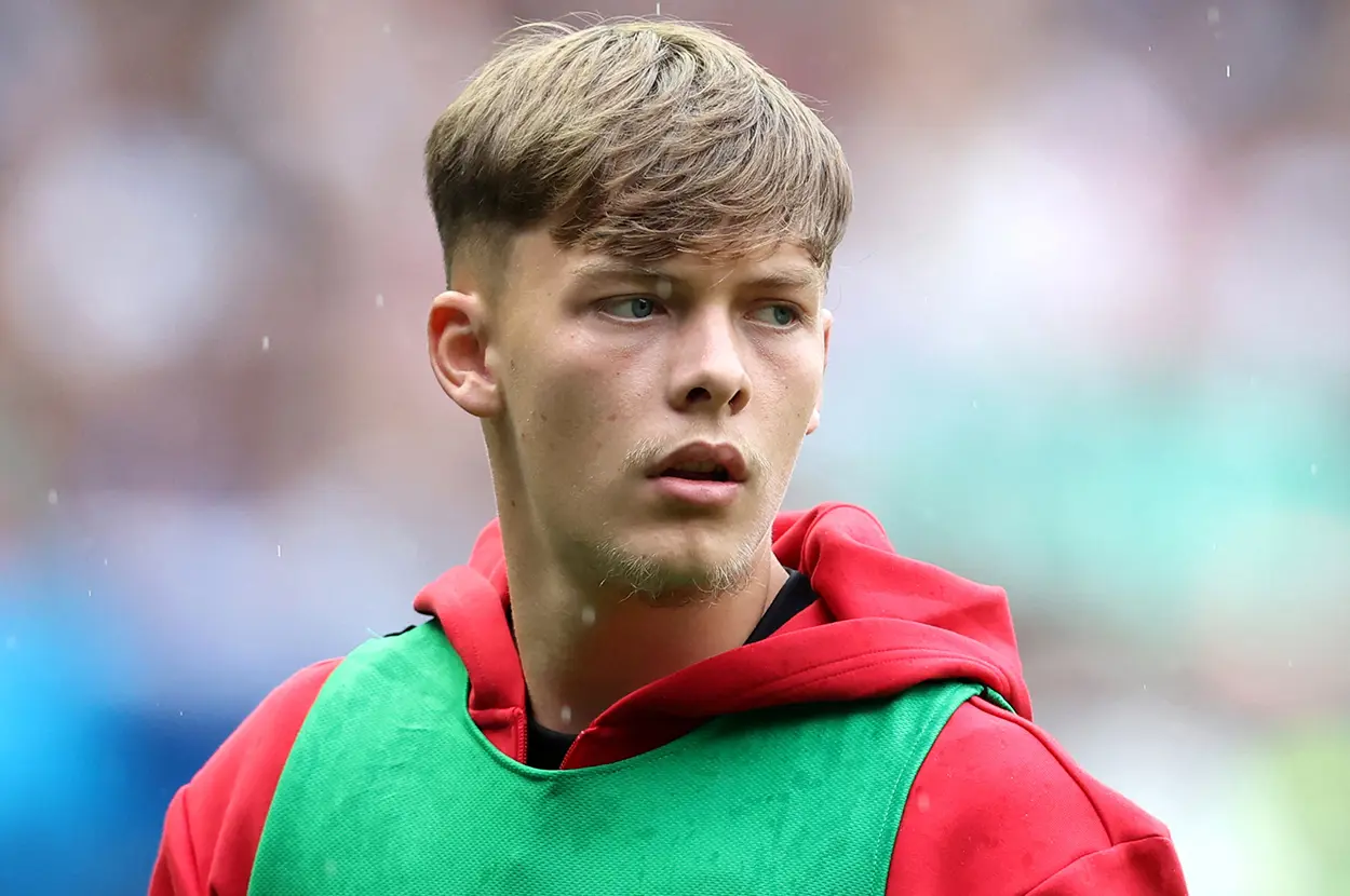 Ve 4 aylık transfer süreci sonunda bitti: Manchester United'dan Süper ...