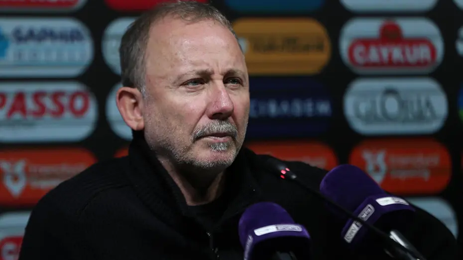 Sergen Yalçın Beşiktaş'taki görevinden istifa etti | NTVSpor